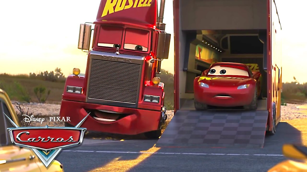 Mack Ajuda a Criar um Disfarce para Relâmpago McQueen | Pixar Carros ...